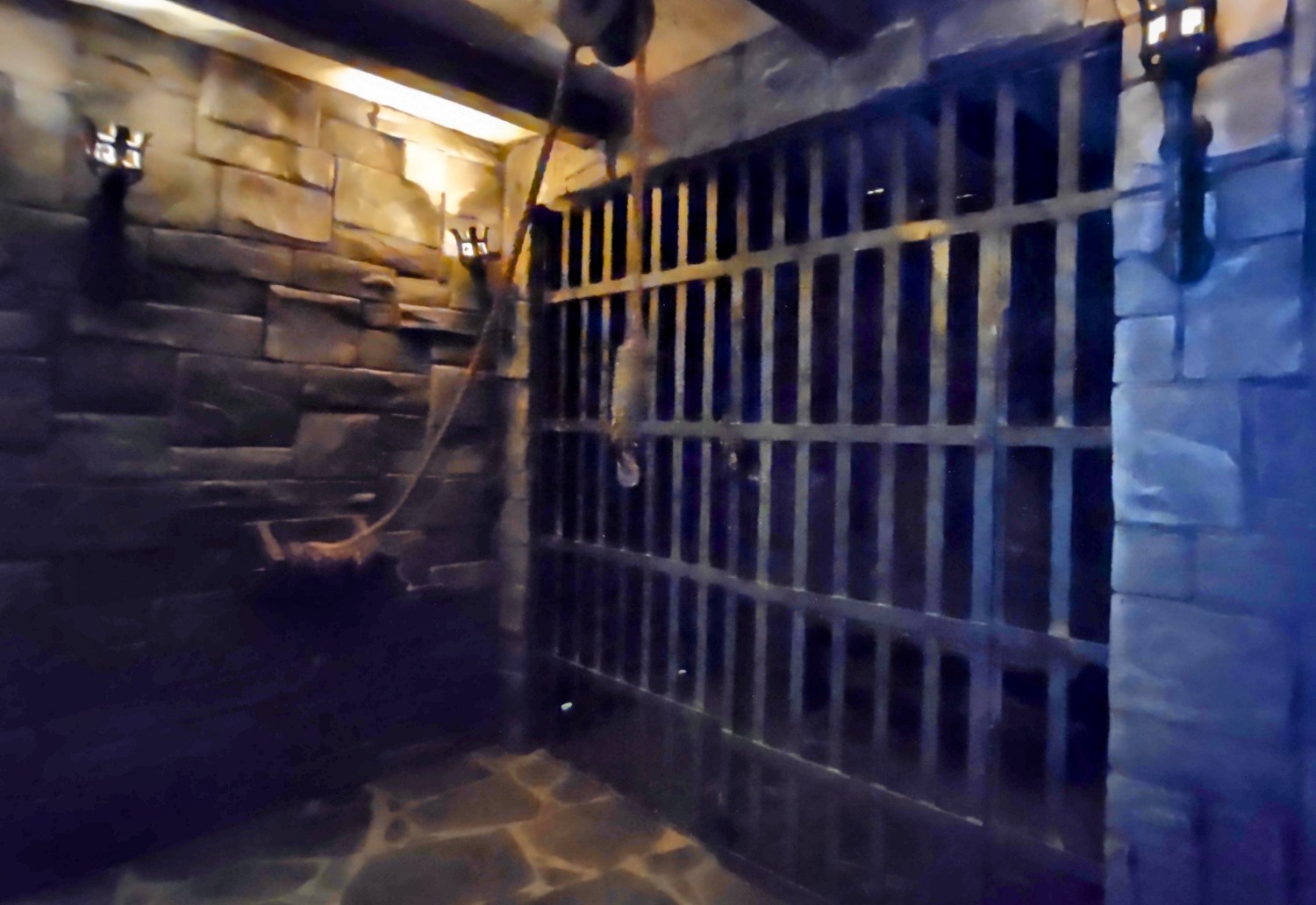 Cryptic Characters – Theatrical Escape Experiences