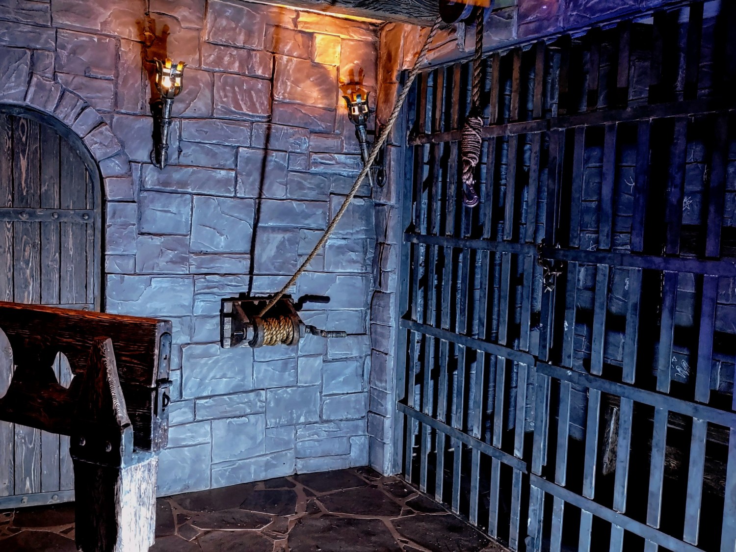 Cryptic Characters – Theatrical Escape Experiences